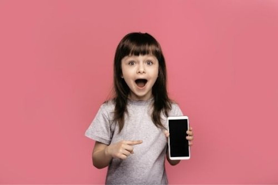 Best Phones for Kids That Won't Break the Bank | WhistleOut