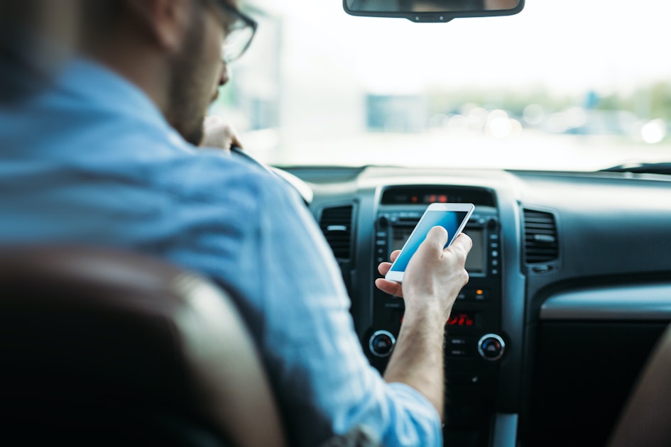 Distracted Driving Dangers, Facts, and Stats by State 2023 | WhistleOut