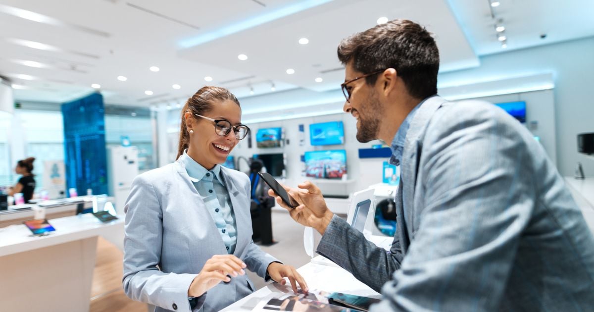 7 Ways to Sell or Trade In Your Old iPhone | WhistleOut