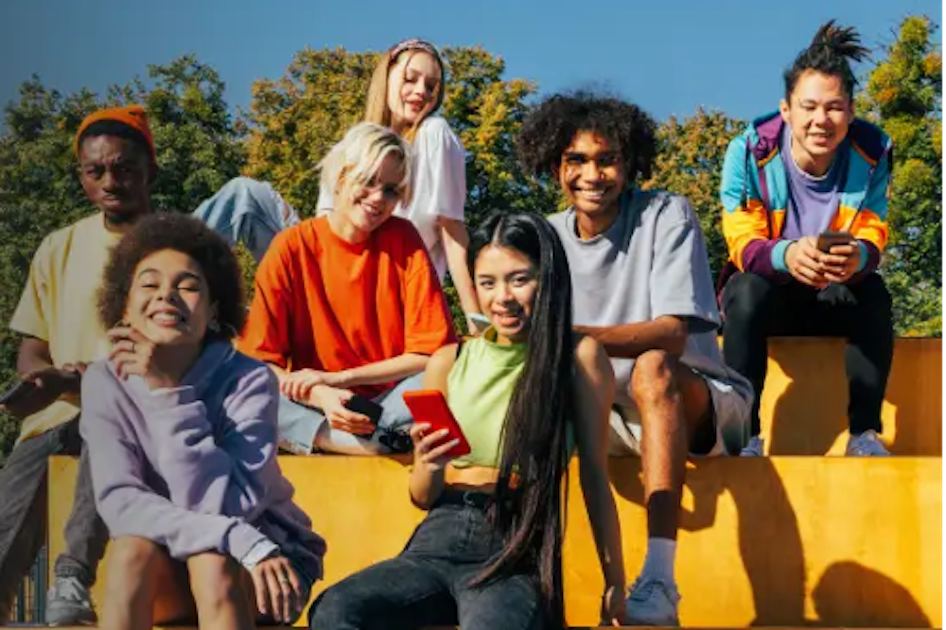 Dumbphones Are Cool Again—and Gen Z Is Leading the Charge | WhistleOut