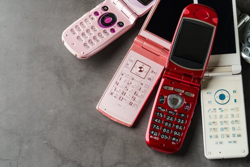 Best Dumbphones in 2026: Flip Phones, Simple Phones, and Brick Phones ...